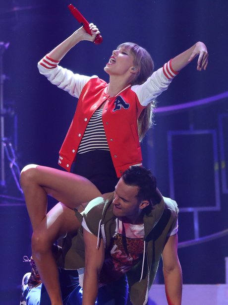 36 Reasons Taylor Swift Is The Most Amazing Person In Pop - Capital