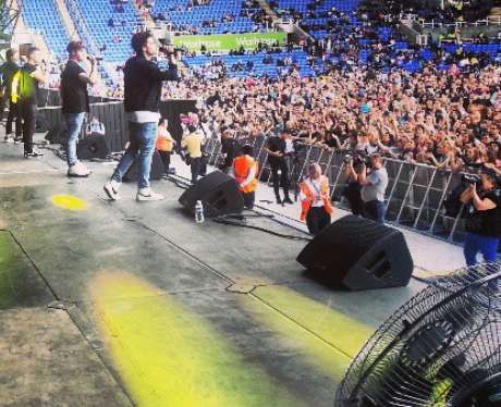 The Best View In The World! Pop Stars And Their On Stage Crowd Views ...