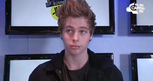 5 Seconds With 5SOS's Luke - Watch - Capital