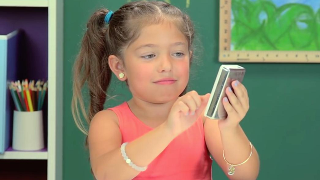 WATCH: Kids Reacting To Apple's First iPod Will Make You Feel INSANELY ...