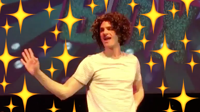 Andrew Garfield Surprised A Live Audience At A Drag Show & Gloriousness ...